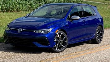 Highlights of the Volkswagen Golf R - DrivenAutos.com