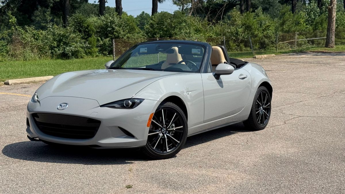 Driving Fun with the Mazda MX-5 Miata - DrivenAutos.com
